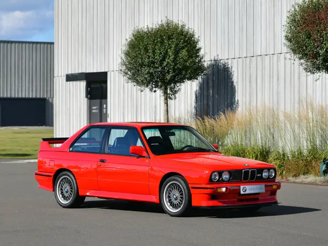 e30 coupe red