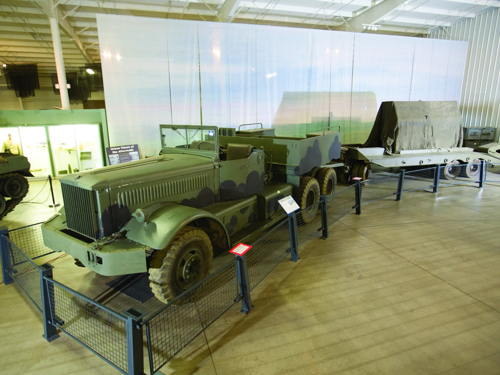 1943 Diamond T M20 12-Ton, 4x6 Prime Mover | Auburn Spring 2017 | RM ...