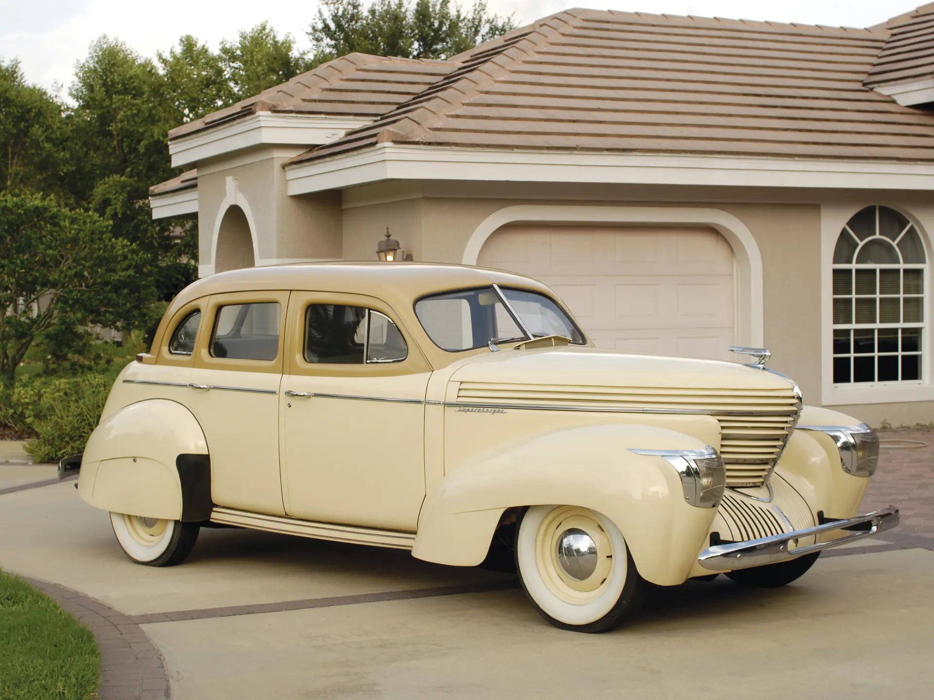 1939 Graham Custom Sedan | The Al Wiseman Collection | RM Sotheby's