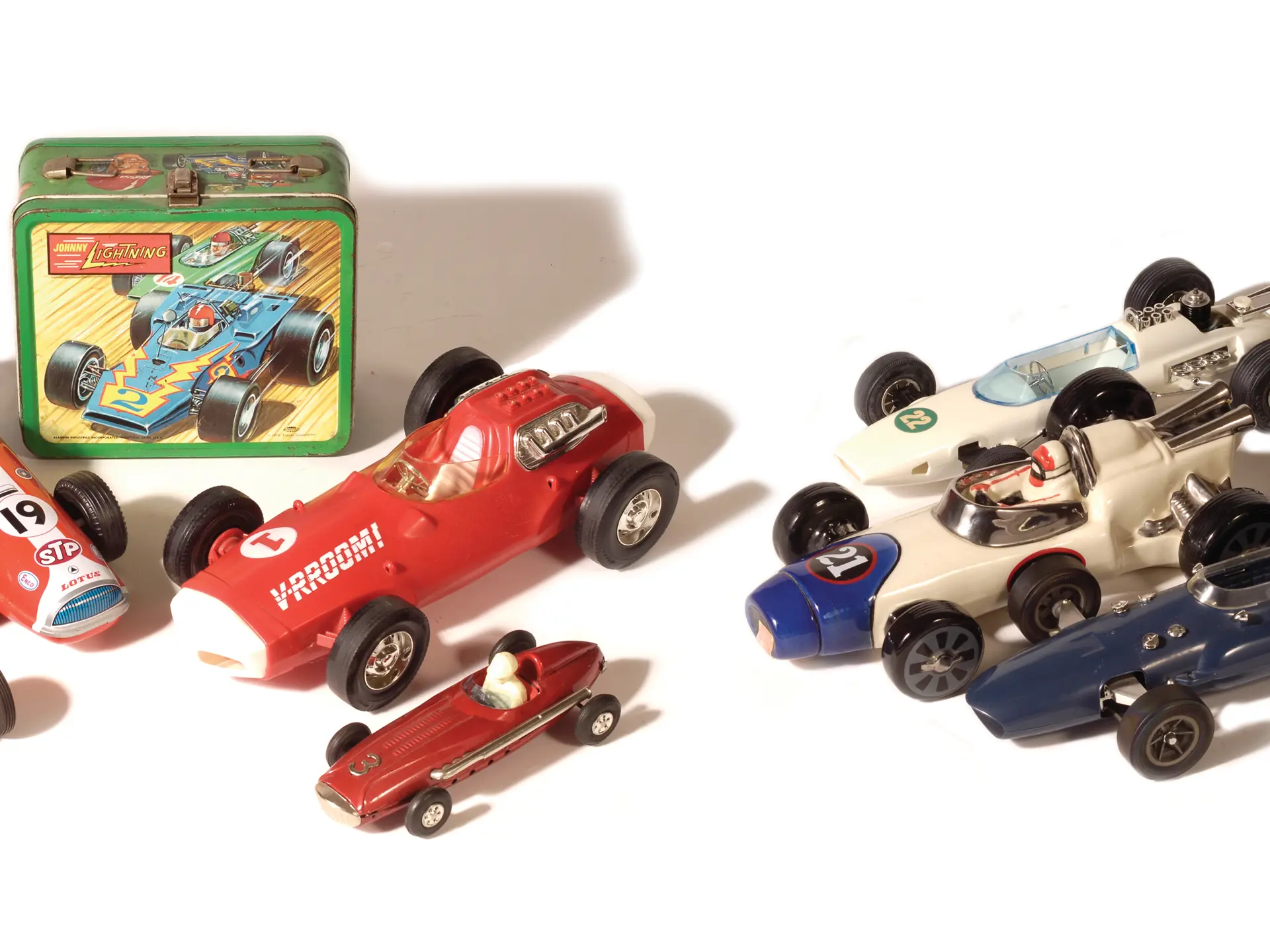 TOY INDY RACE CARS AND LUNCH BOX | The Ponder Collection | RM Sotheby's