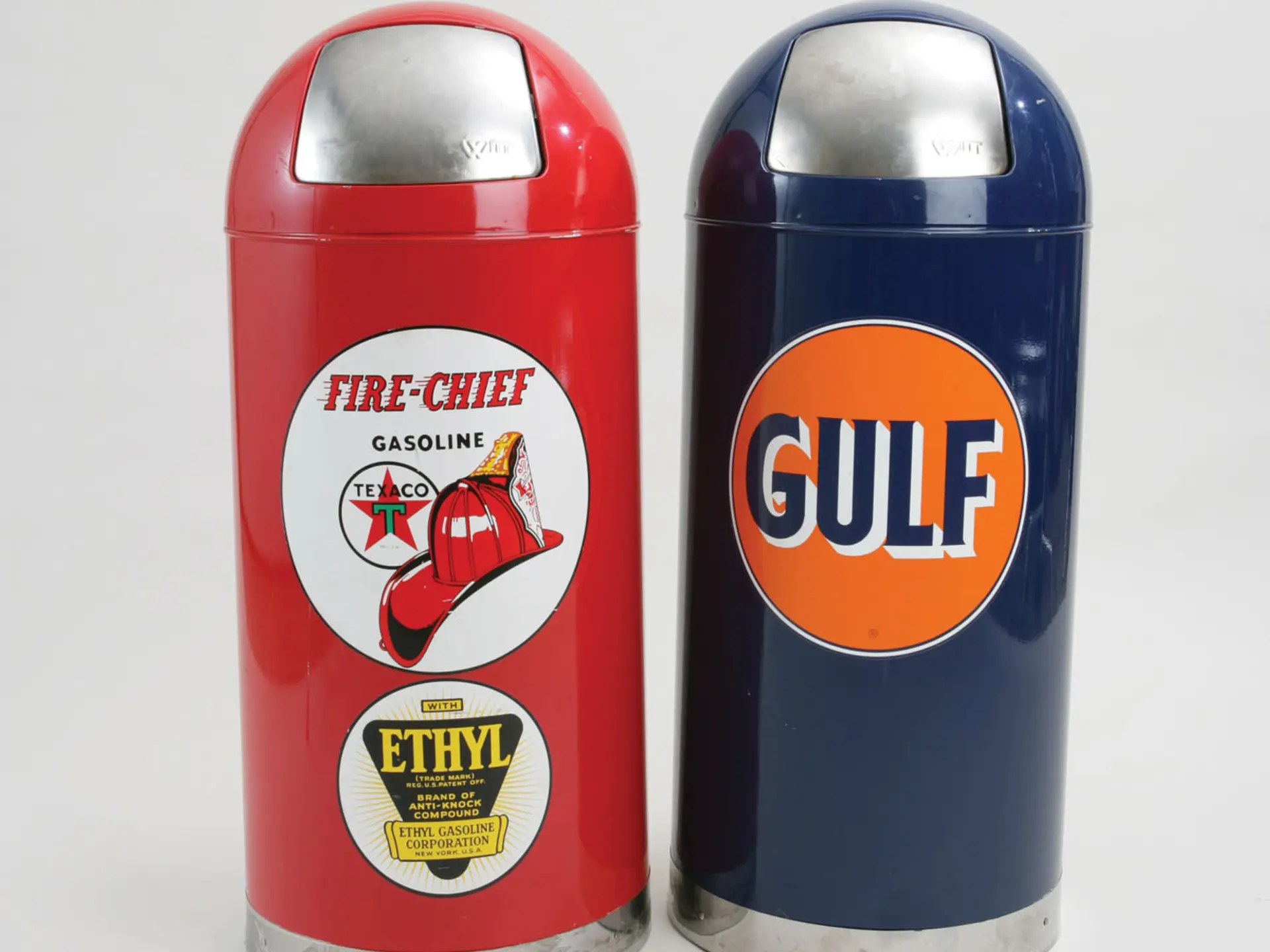 Dome Top Trash Cans | Classic Car Auction of Michigan 2008 | RM Sotheby's