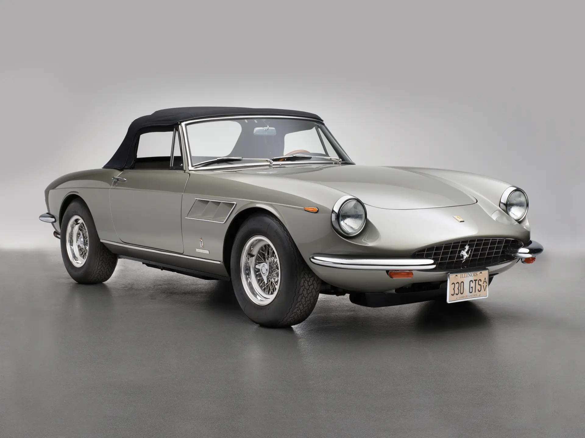 1967 Ferrari 330 GTS by Pininfarina | Arizona 2017 | RM Sotheby's