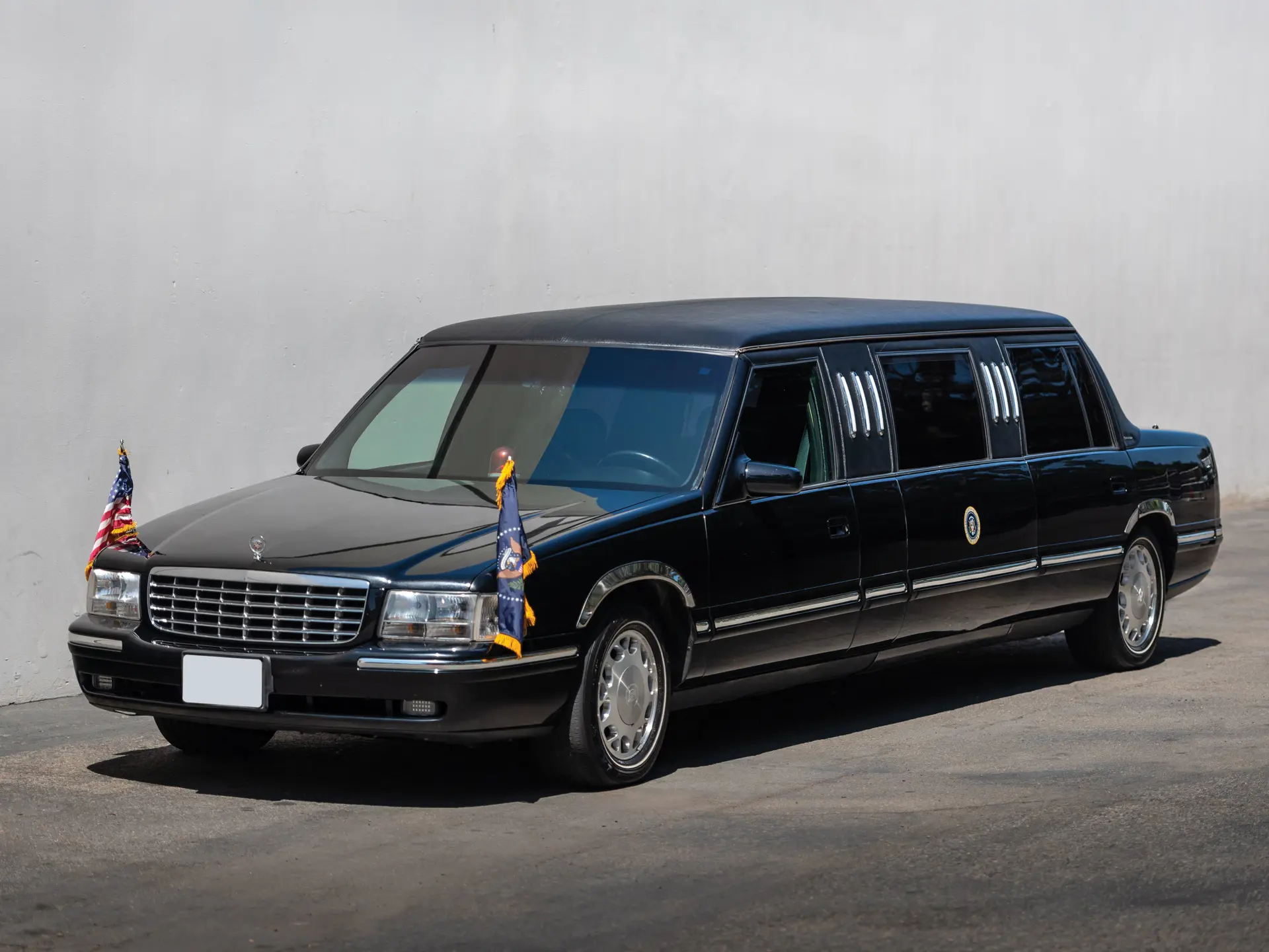 1999 Cadillac DeVille Presidential-Style Limousine by Superior Coach ...