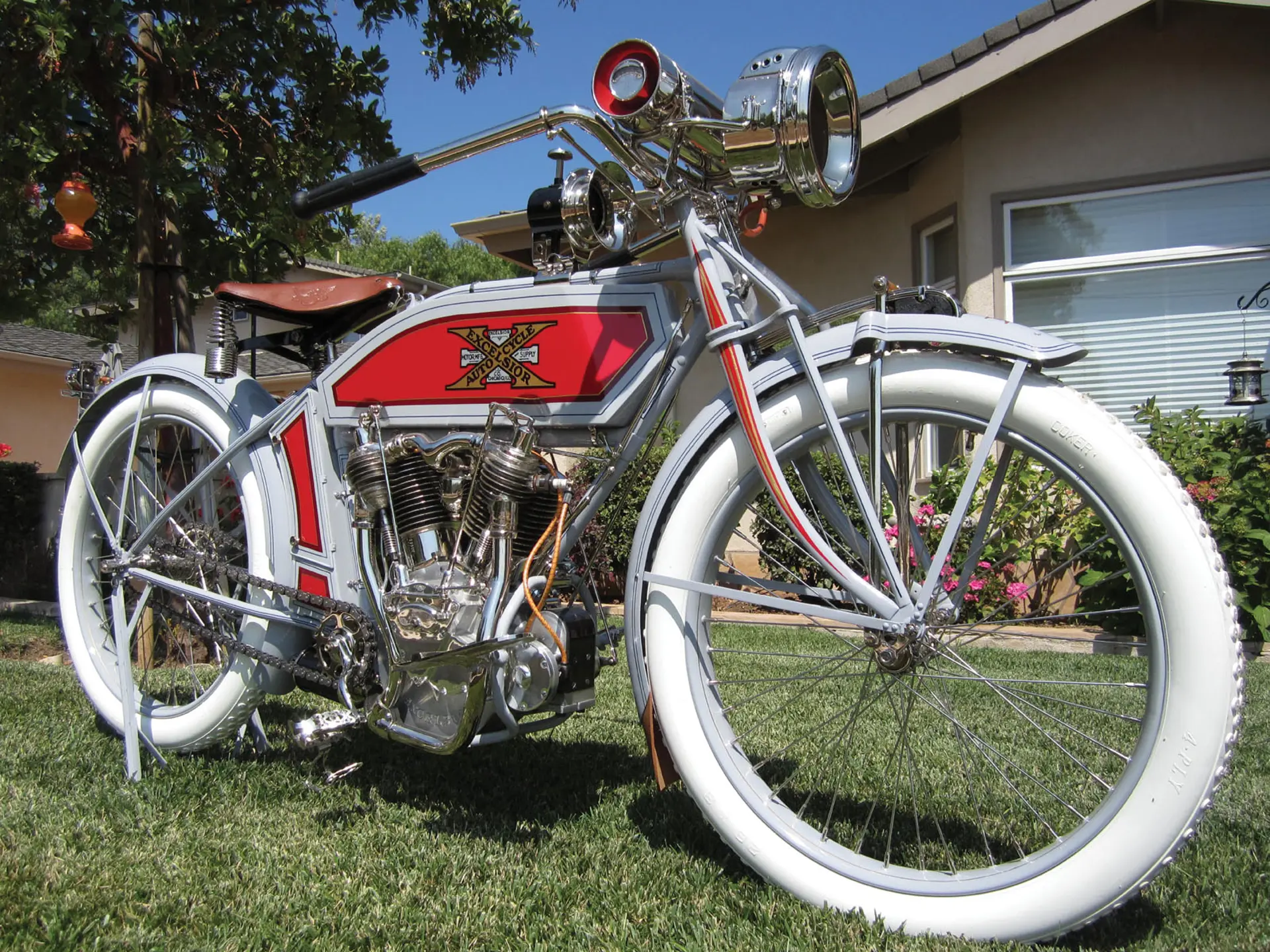 1913 Excelsior Twin | Las Vegas Premier Motorcycle Auction | RM Sotheby's