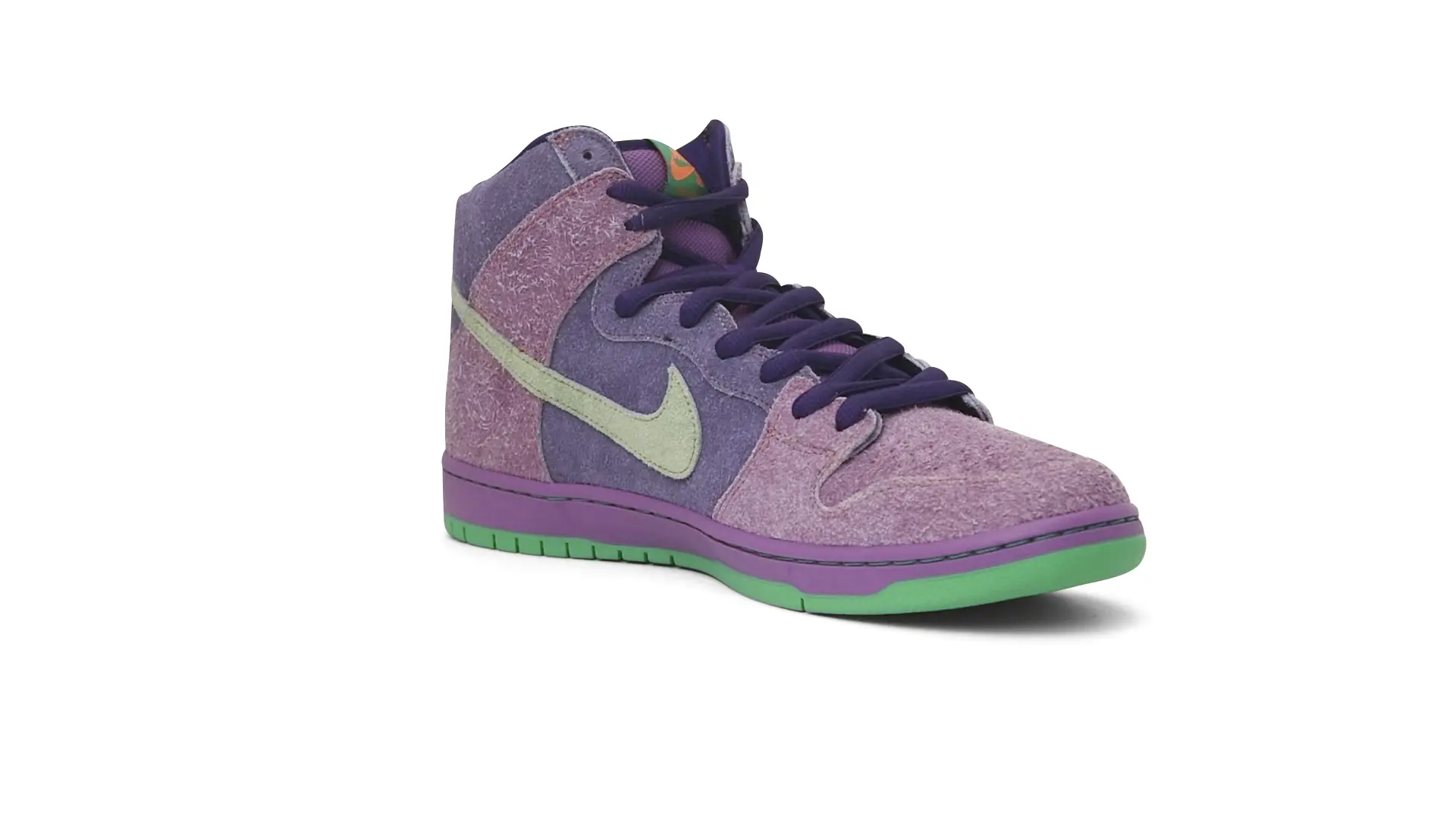 nike sb reverse skunk