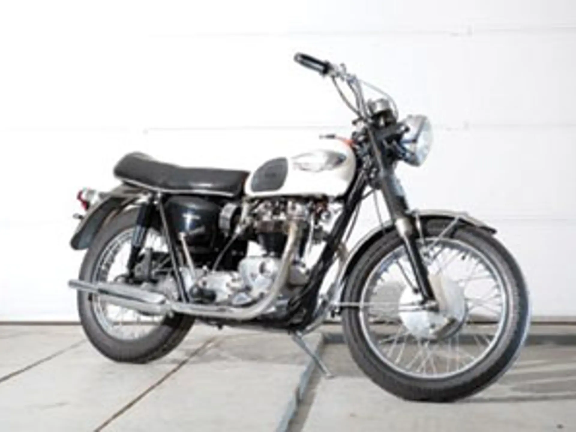 1966 Triumph Bonneville | Las Vegas Premier Motorcycle Auction | RM ...