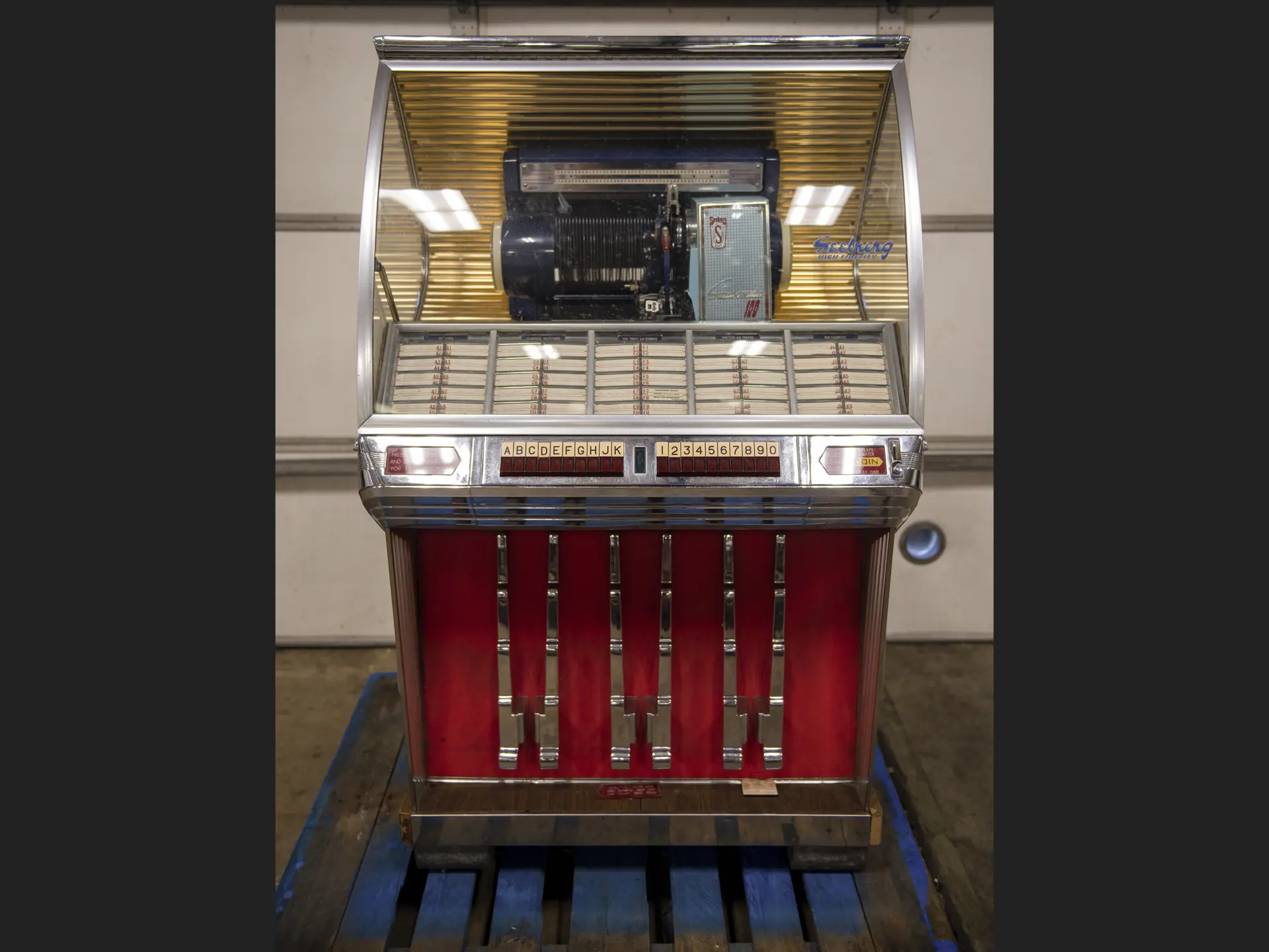 Seeburg High Fidelity Select-O-Matic 100 Jukebox | Auburn Fall 2020 ...