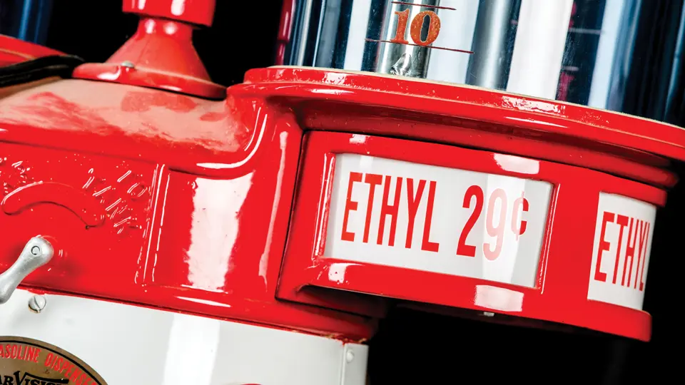 Canadian Double Ten Gallon Visible Gas Pump | Auburn Spring 2019 | RM ...