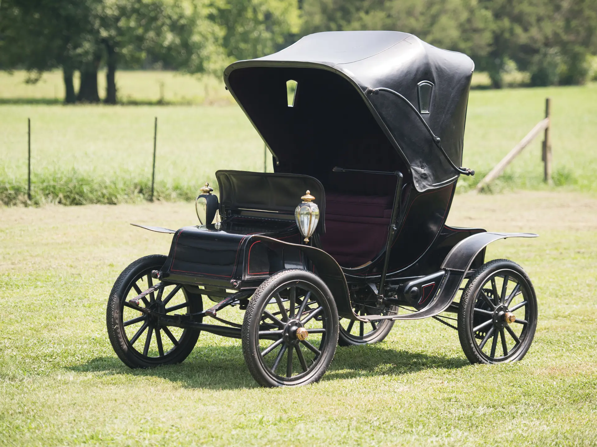 1903 Columbus Electric Folding-Top Runabout | Hershey 2015 | RM Sotheby's