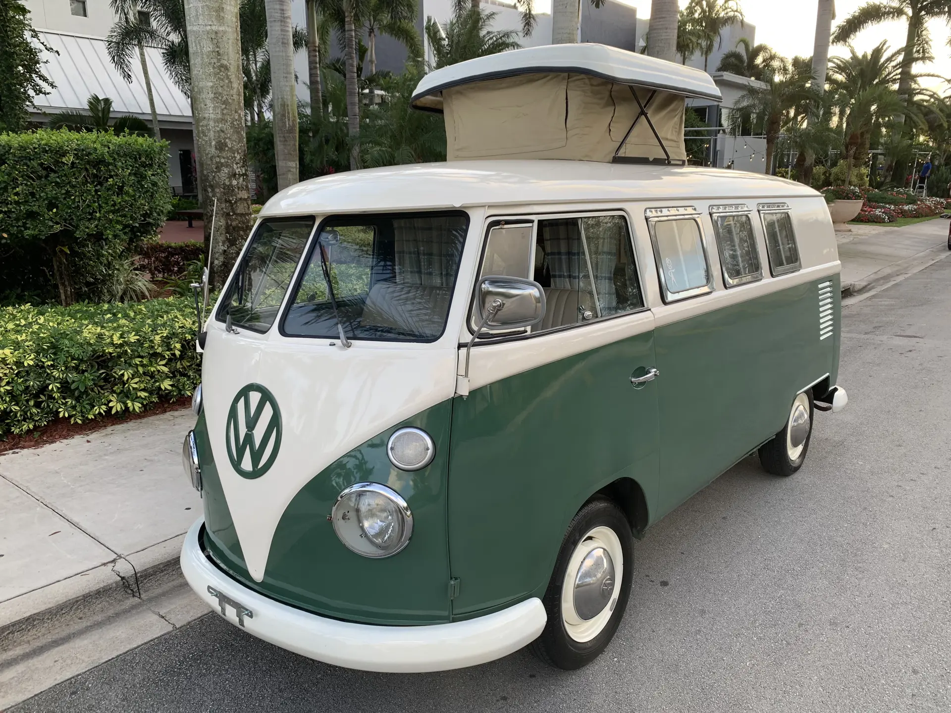 1966 Volkswagen Type 2 Transporter | Fort Lauderdale 2022 | RM Sotheby's