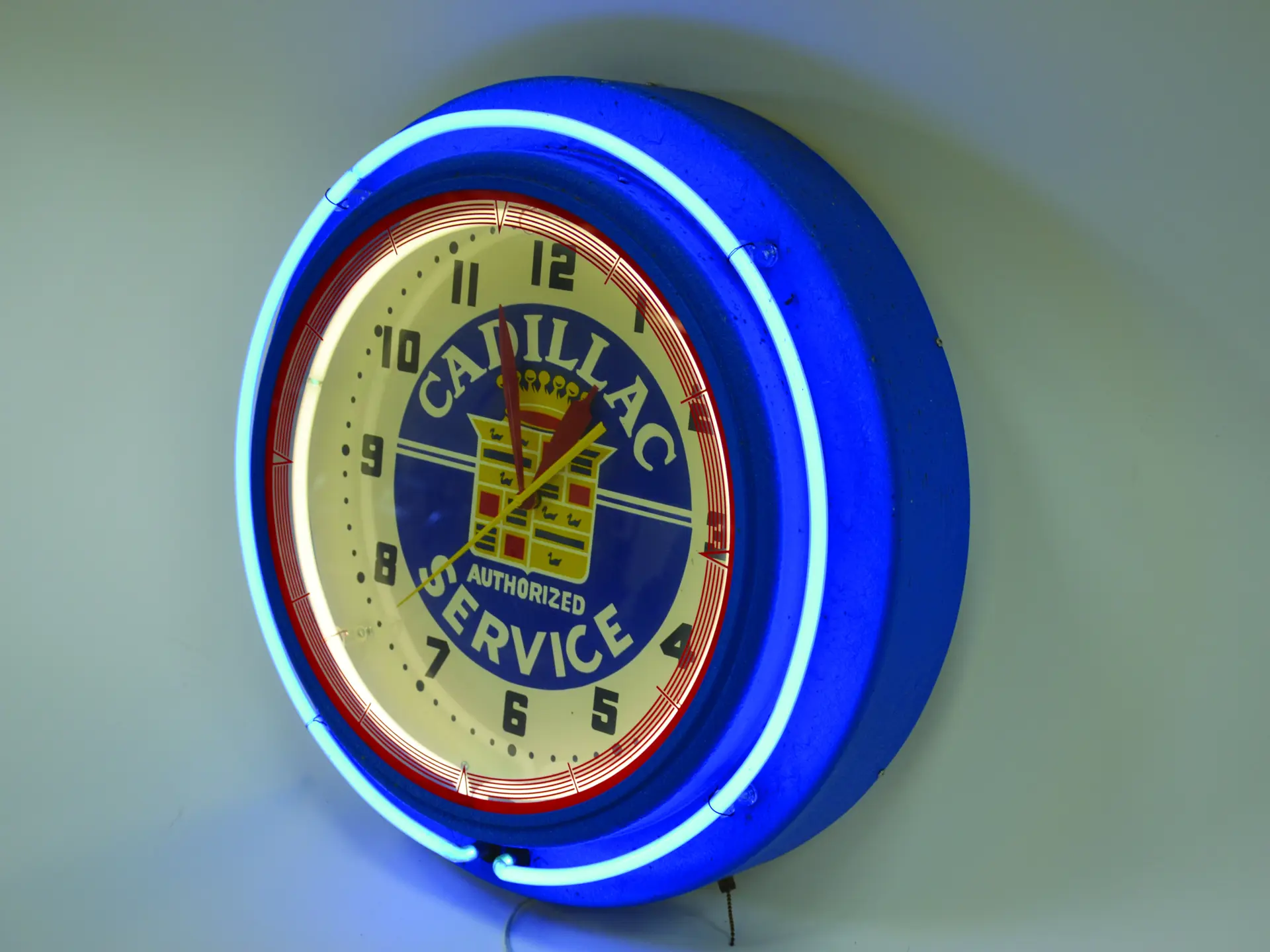Reproduction “Cadillac Service” neon clock. | Auburn Fall 2016 | RM ...