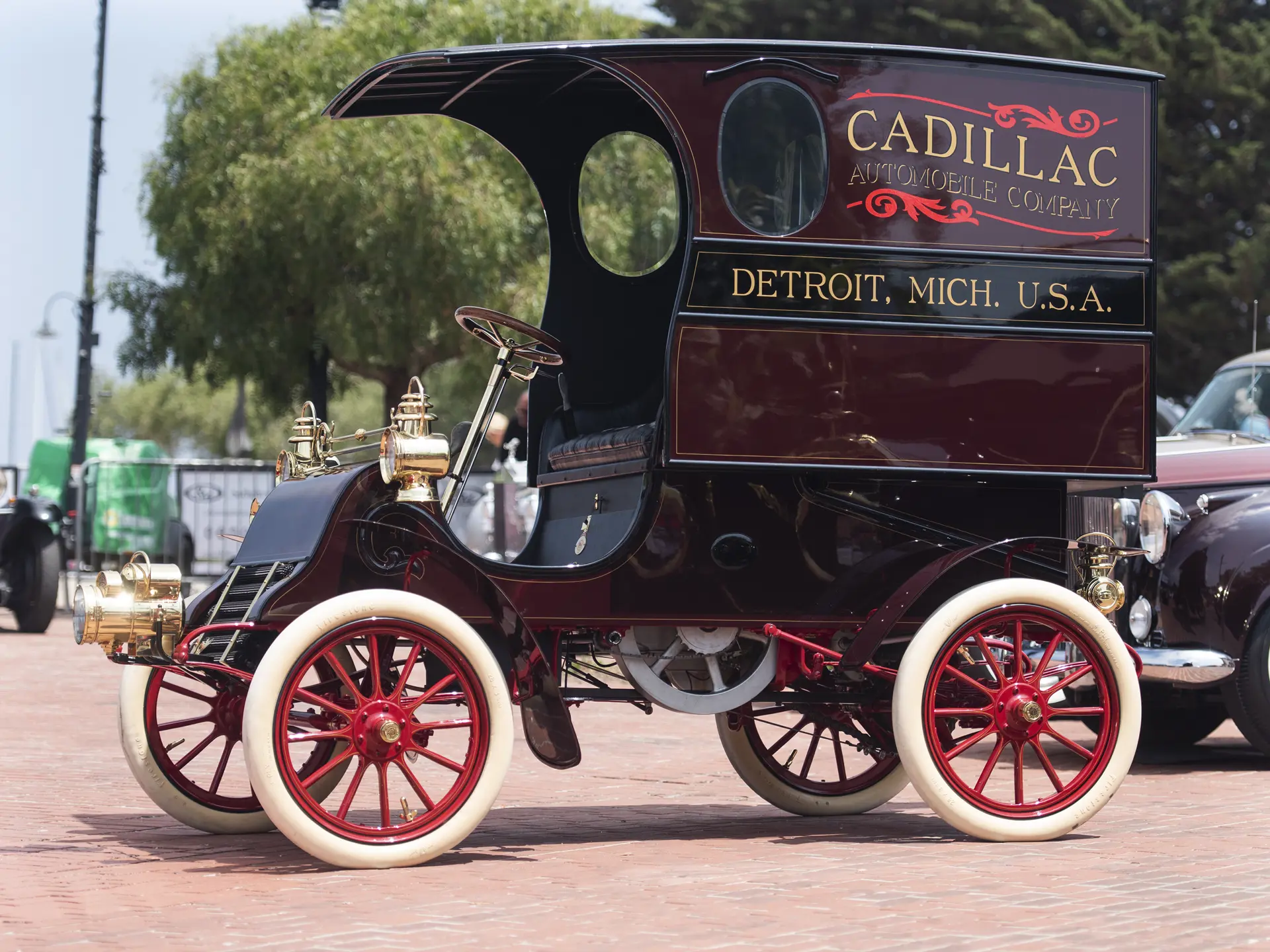 1903 Cadillac Delivery Wagon | Monterey 2018 | RM Sotheby's
