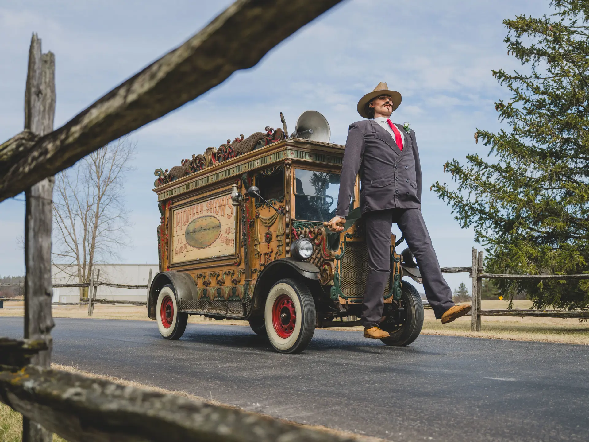 1922 "Walking Man" Pioneer Circus Wagon | Hershey 2025 | RM Sotheby's