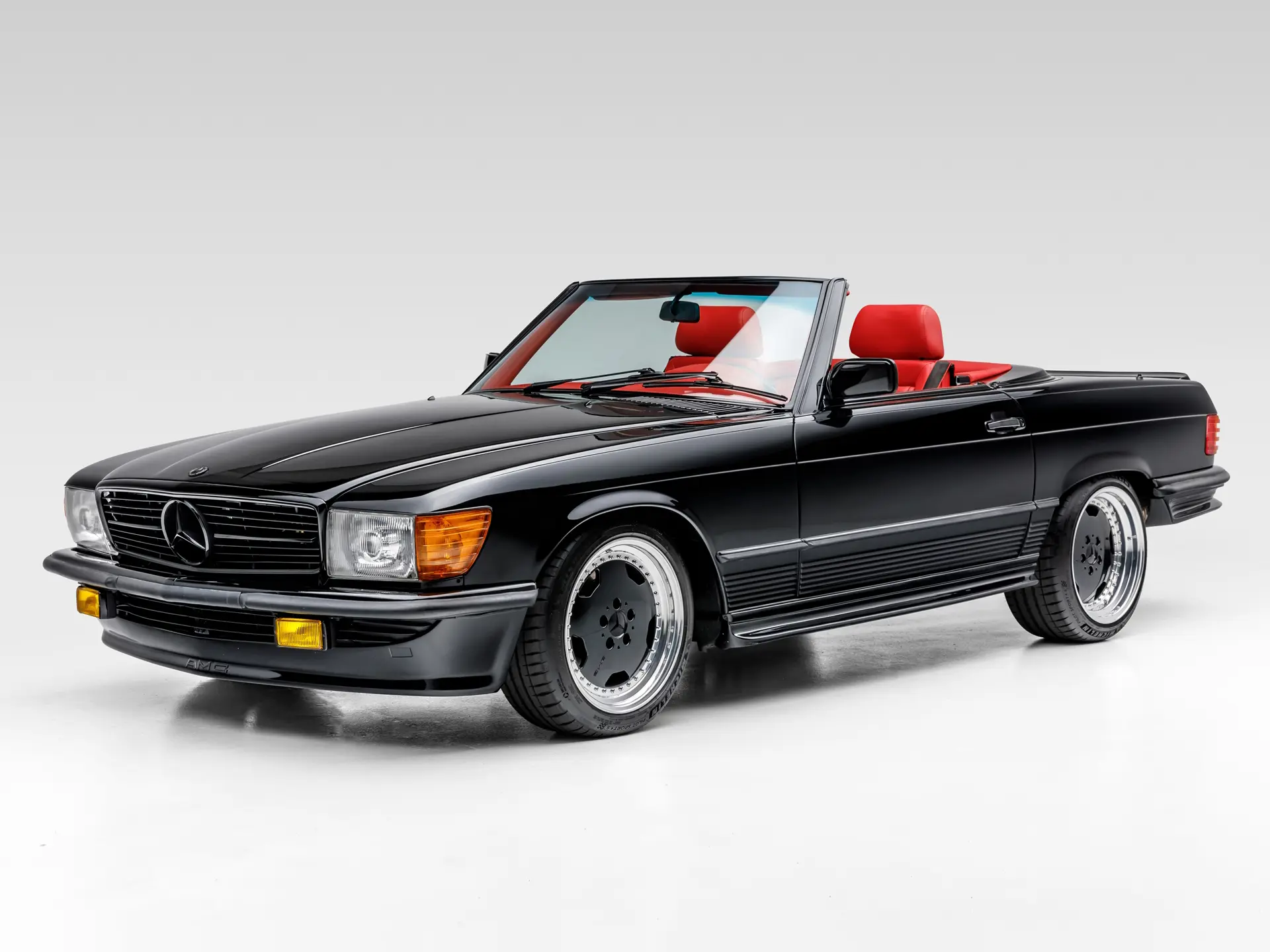 1989 Mercedes-Benz 560 SL by Bespoke Restoration | Arizona 2023 | RM ...