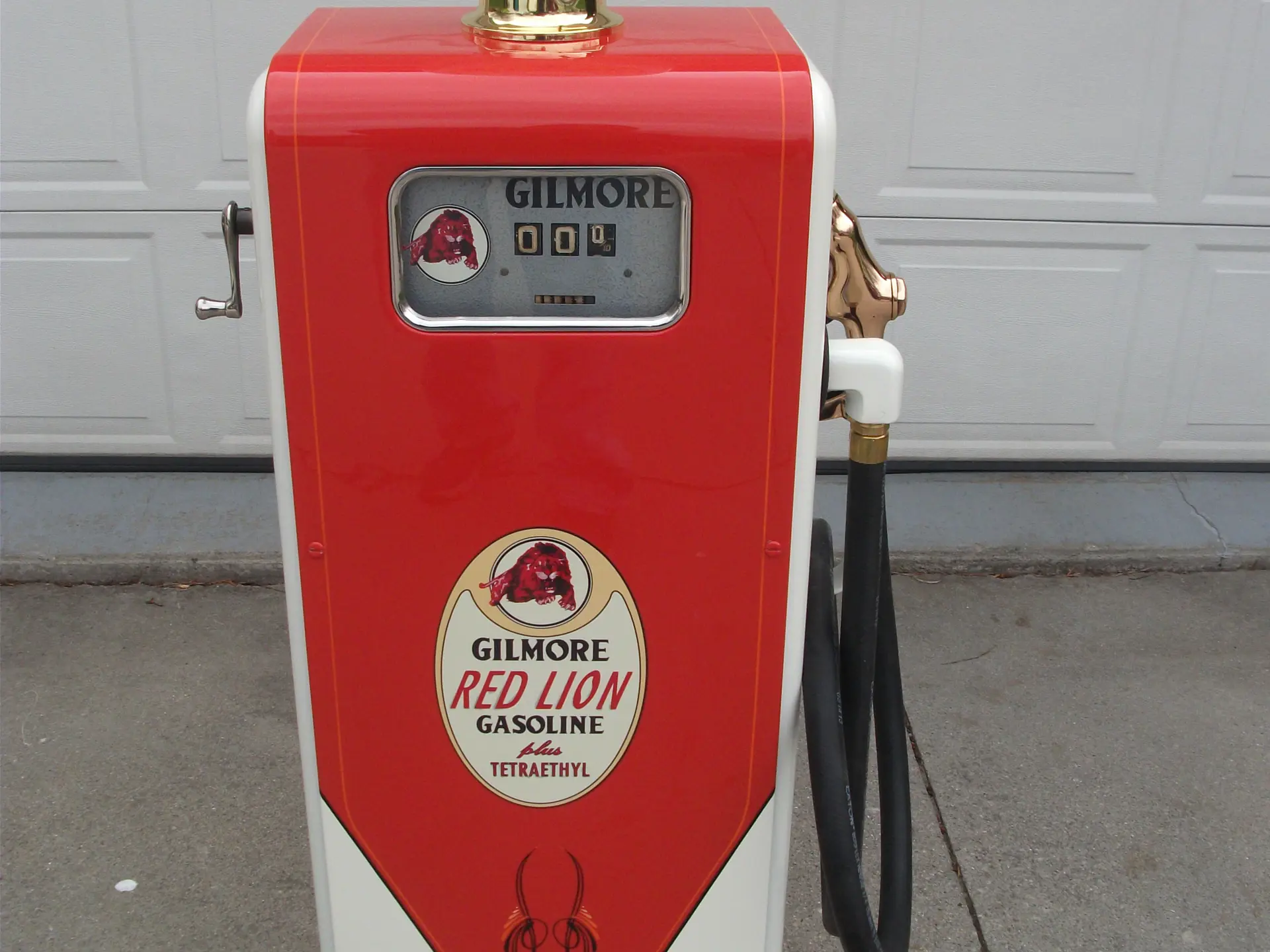 Glimore Red Lion Gasoline: Gasboy Model 90 Gaspump | Auburn Spring 2014 | RM Sotheby's