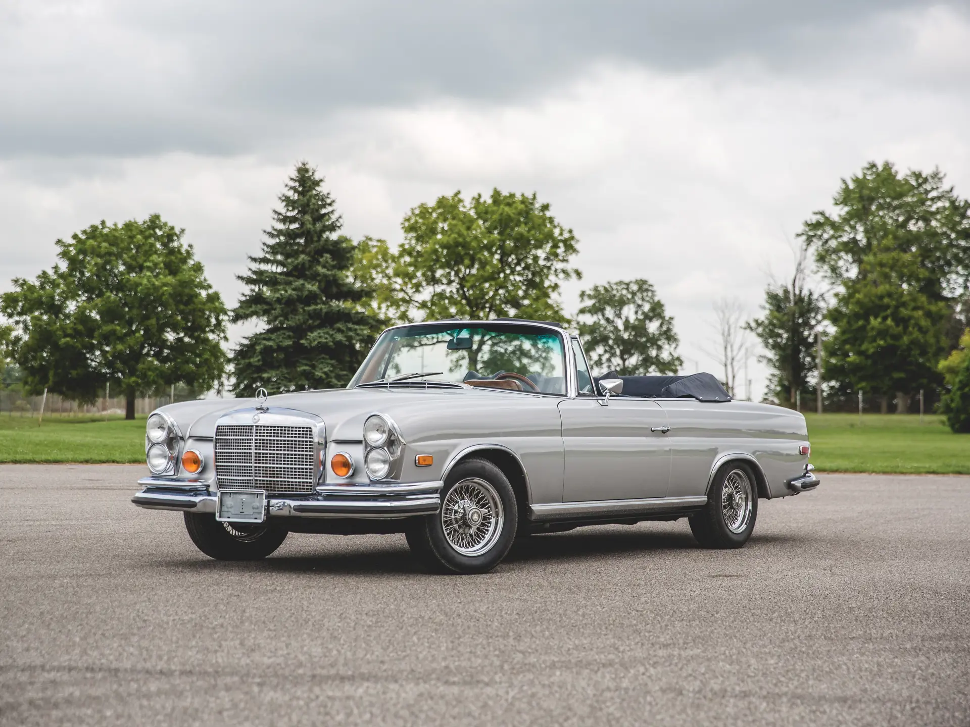 1970 Mercedes-Benz 280 SE 3.5 Cabriolet | Auburn Fall 2018 | RM Sotheby's