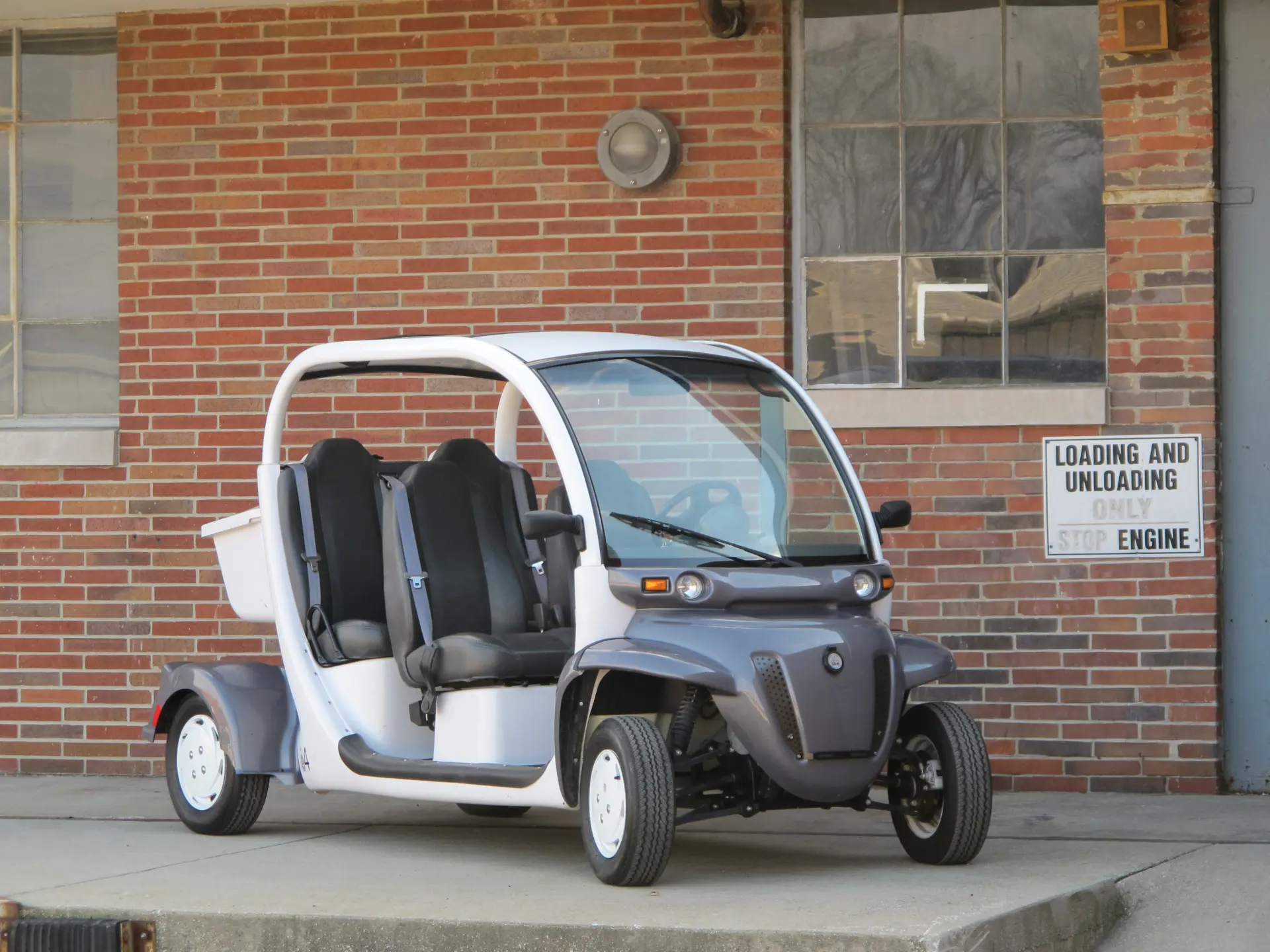 2005 GEM E4 LSV Electric Car | Arizona 2011 | RM Sotheby's