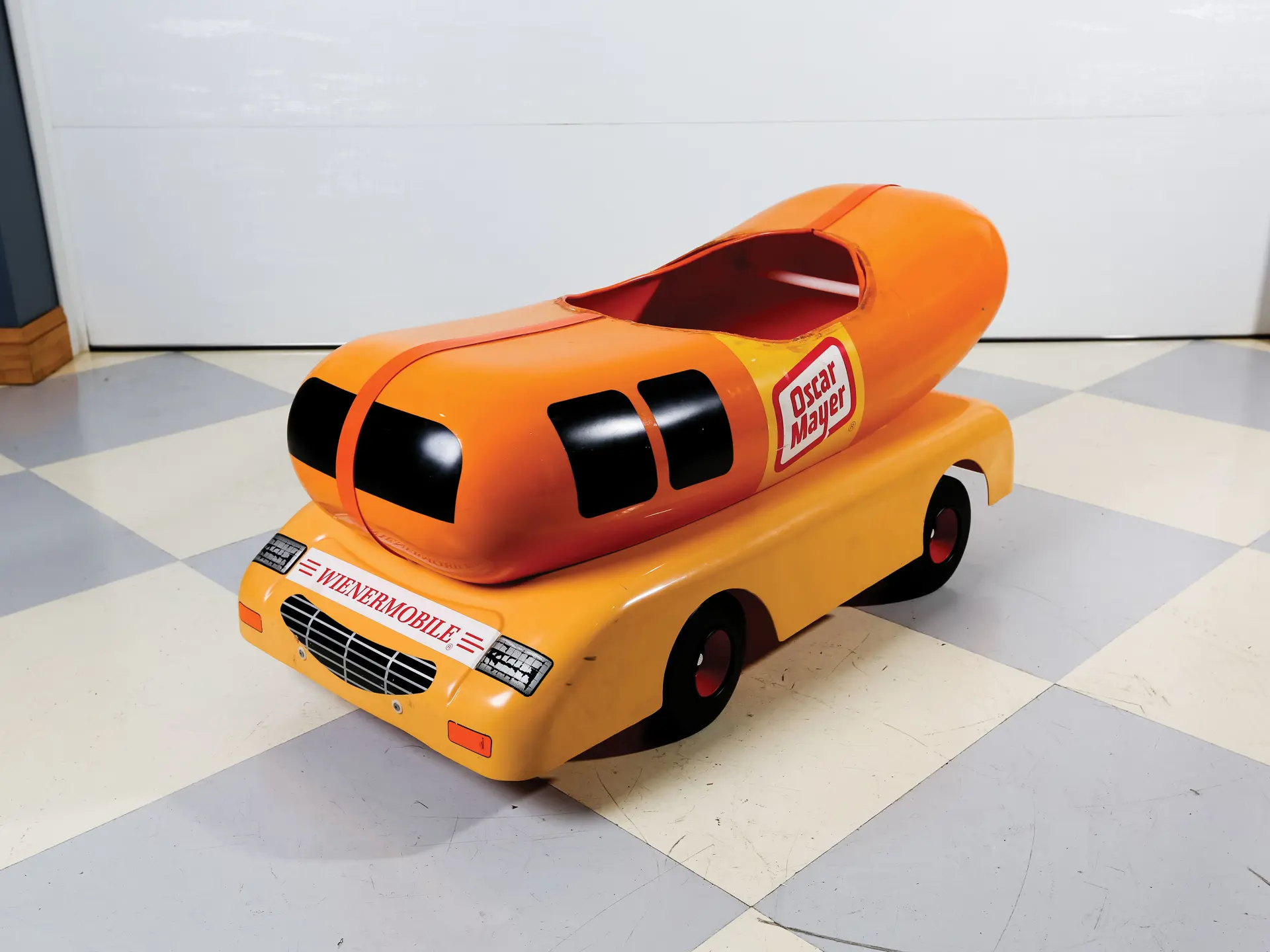 Oscar Mayer Wienermobile | Auburn Fall 2015 | RM Sotheby's