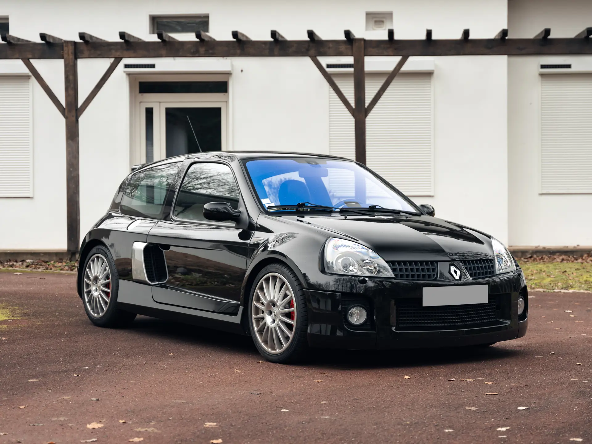 2004 Renault Clio V6 255 | Paris 2024 | RM Sotheby's
