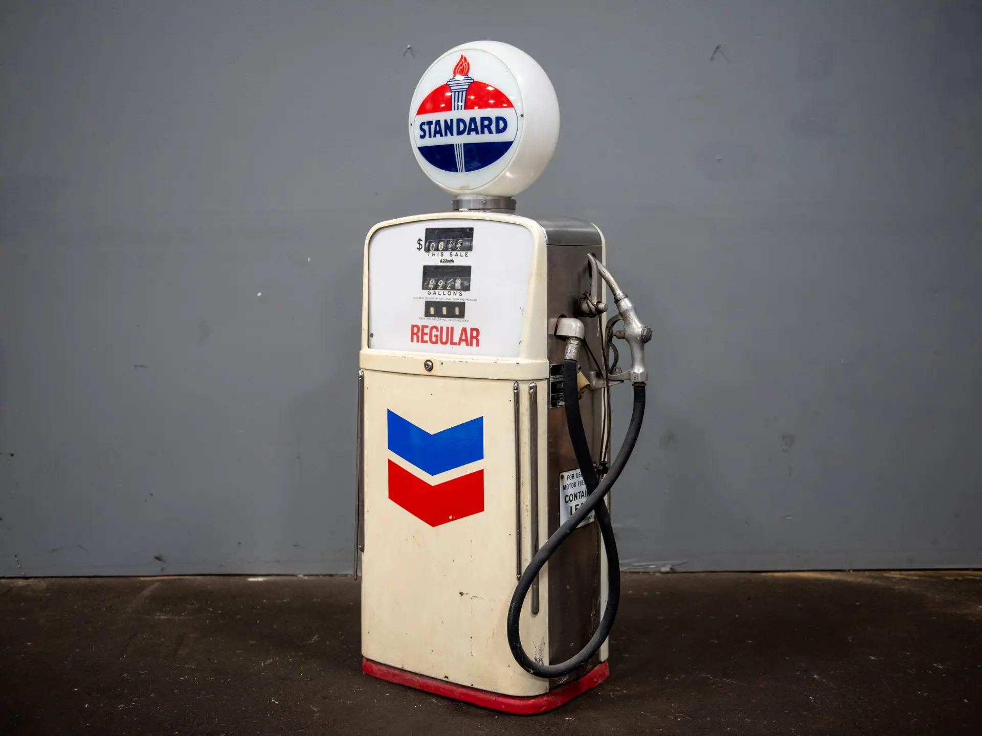 A.O. Smith Model 483 Chevron Gas Pump with Standard Globe | Auburn Fall ...