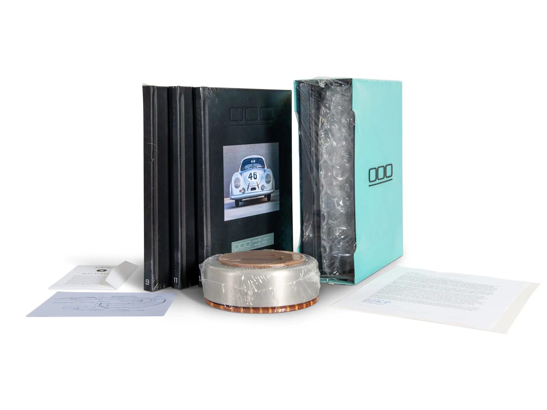 000 Magazine, 2019 Full Set | The White Collection | RM Sotheby's