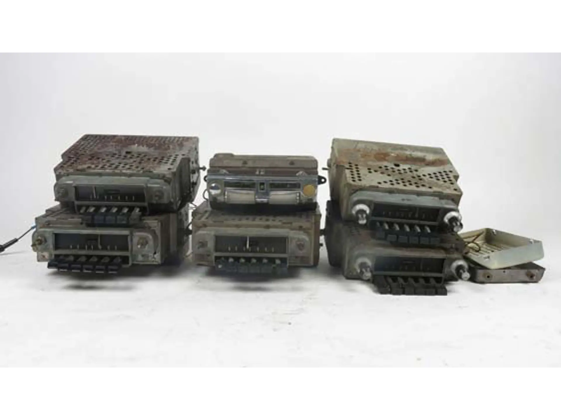 1946 - 1948 Ford radio and 5 circa early 1950's Ford and Mercury radios ...