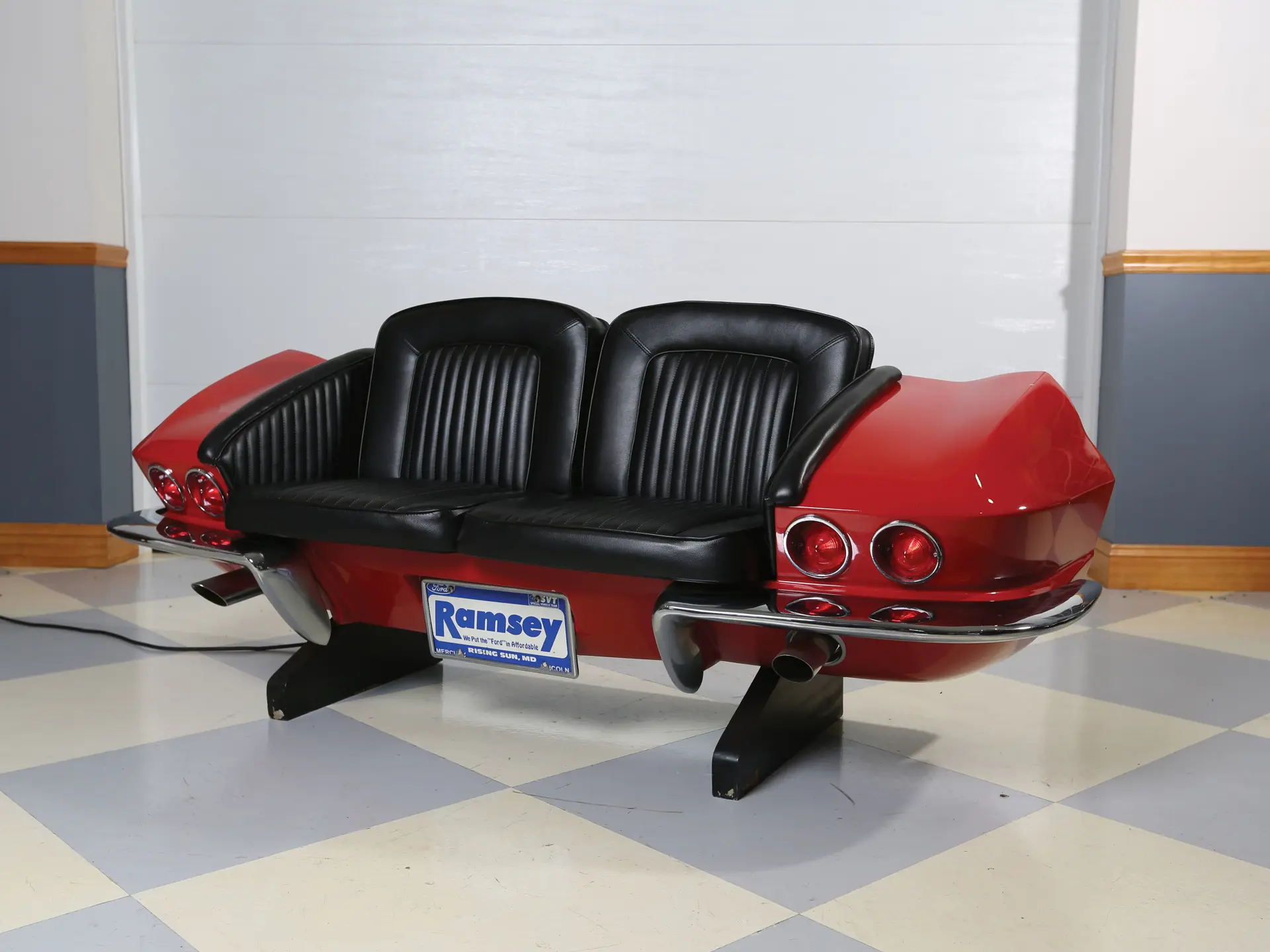 Corvette Couch | Auburn Fall 2015 | RM Sotheby's