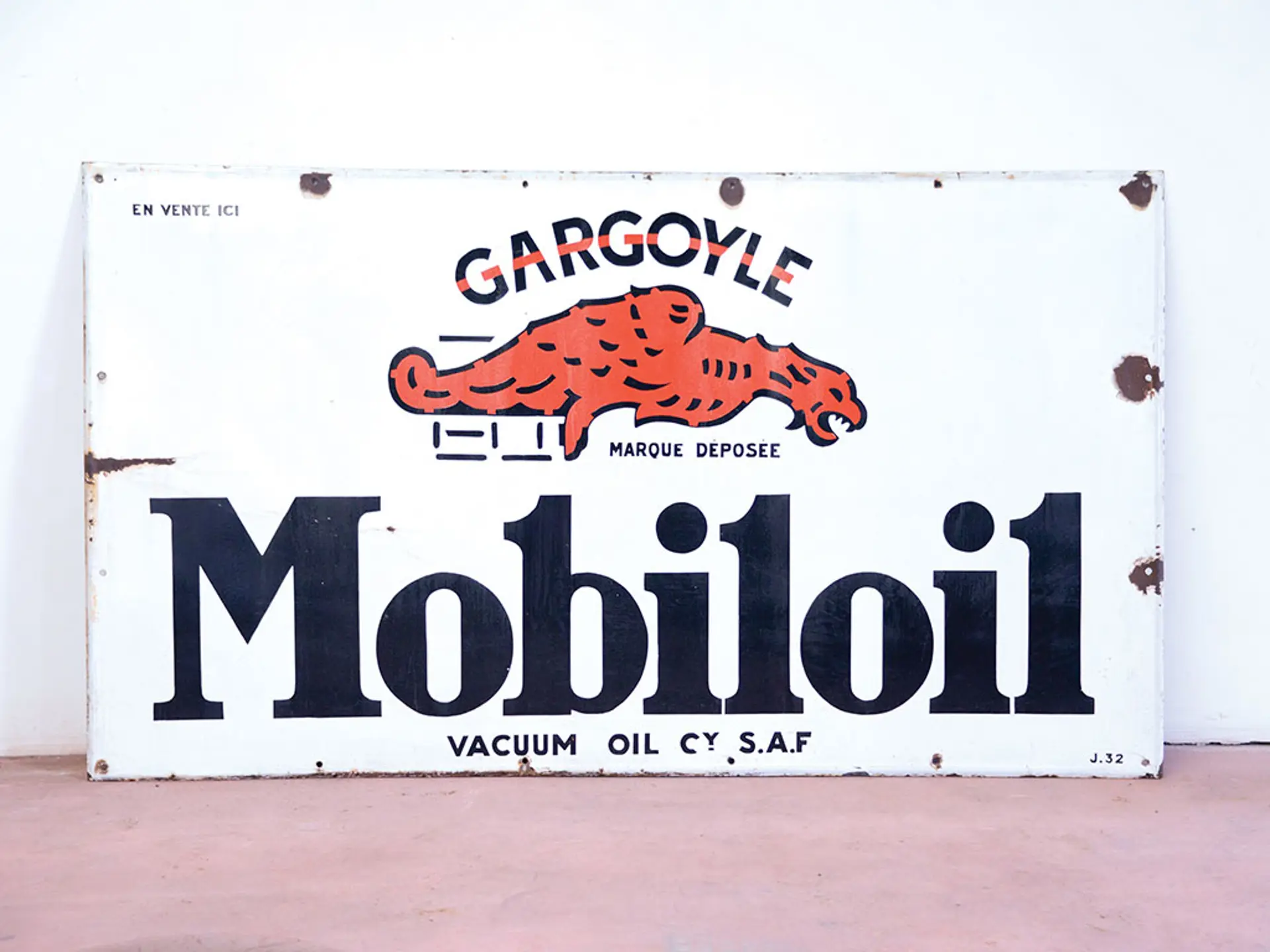 Mobiloil Gargoyle Sign | Duemila Ruote | RM Sotheby's