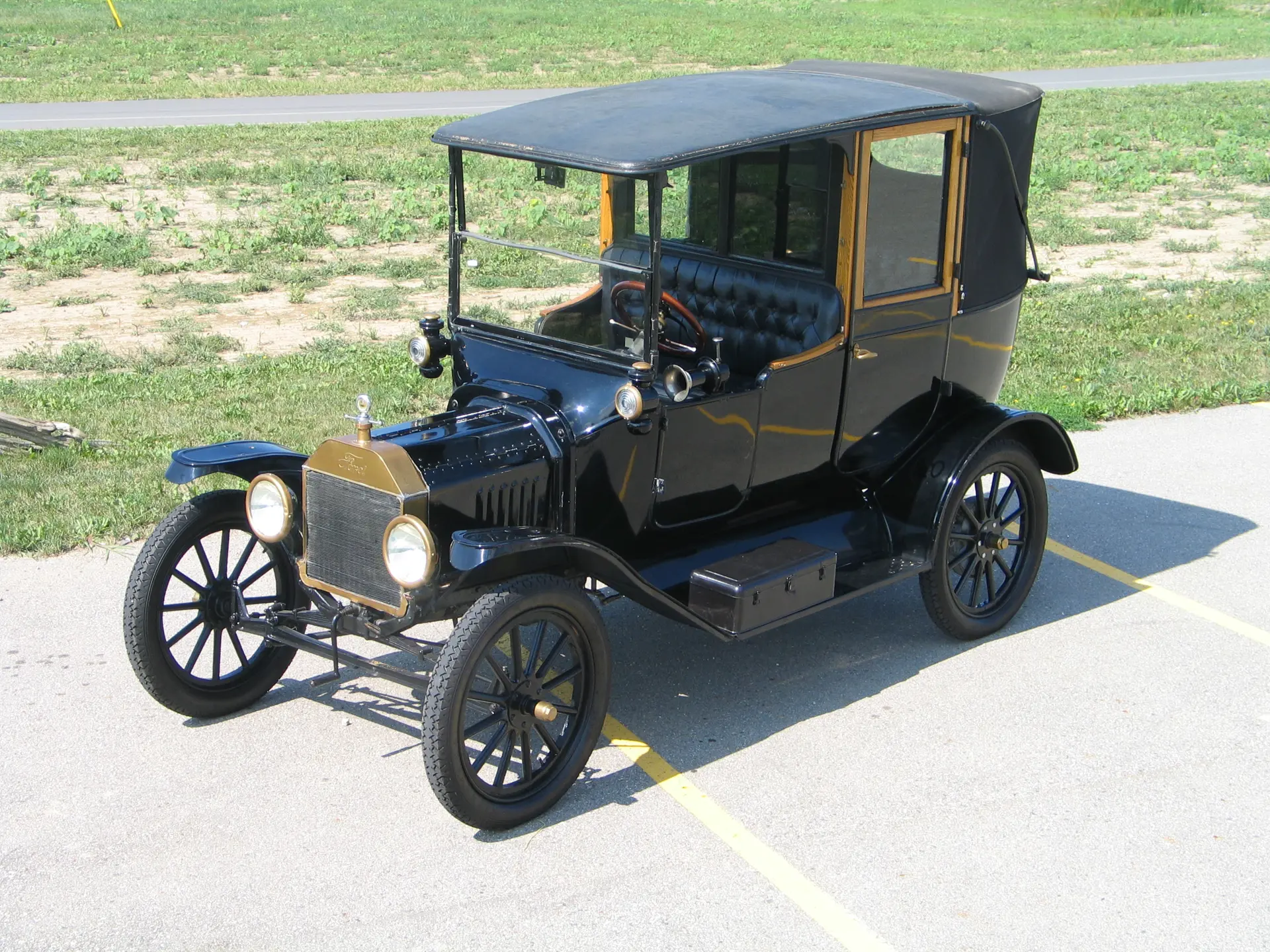 1915 Ford Model T Town Car Laudaulette | Toronto International Fall ...