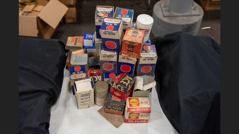 Oil Filters | Auburn Fall 2021 | RM Sotheby's