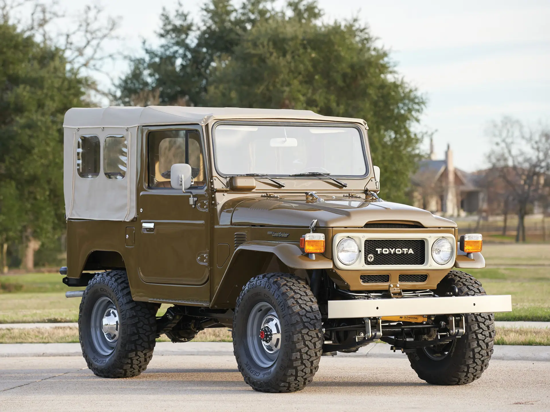 1980 Toyota FJ40 Land Cruiser Soft-Top | Arizona 2020 | RM Sotheby's