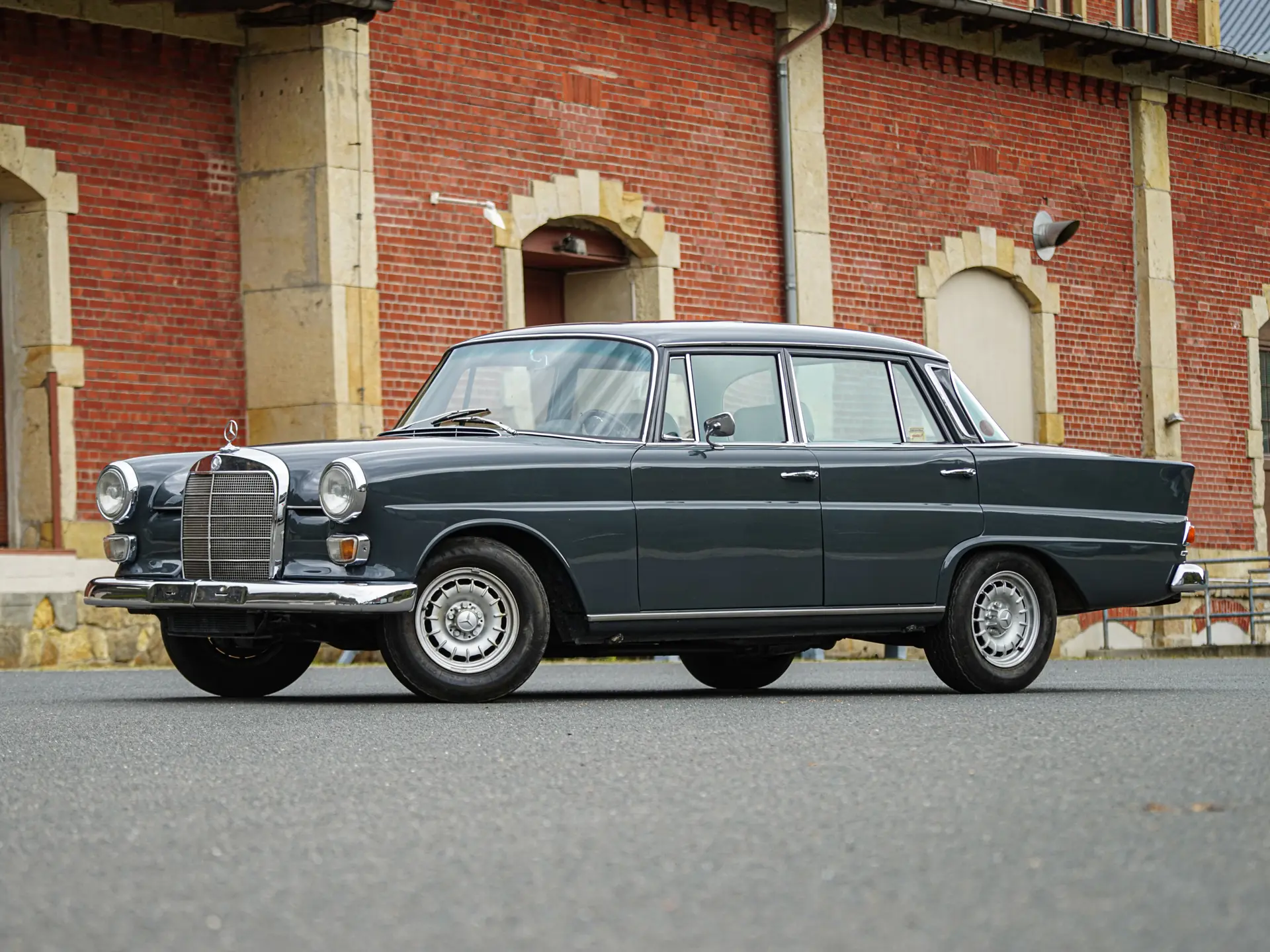 1967 Mercedes-Benz 230 'Fintail' 2.8 AMG | Munich | RM Sotheby's