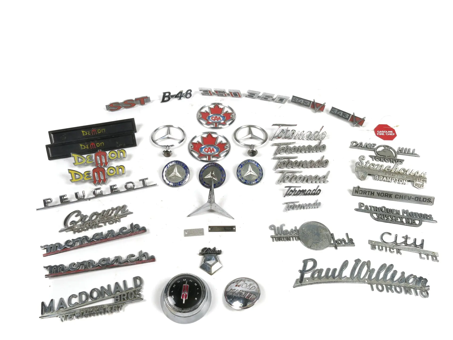 (2) Boxes Emblems Including Canadian Automobiles Dealers | Auburn Fall ...