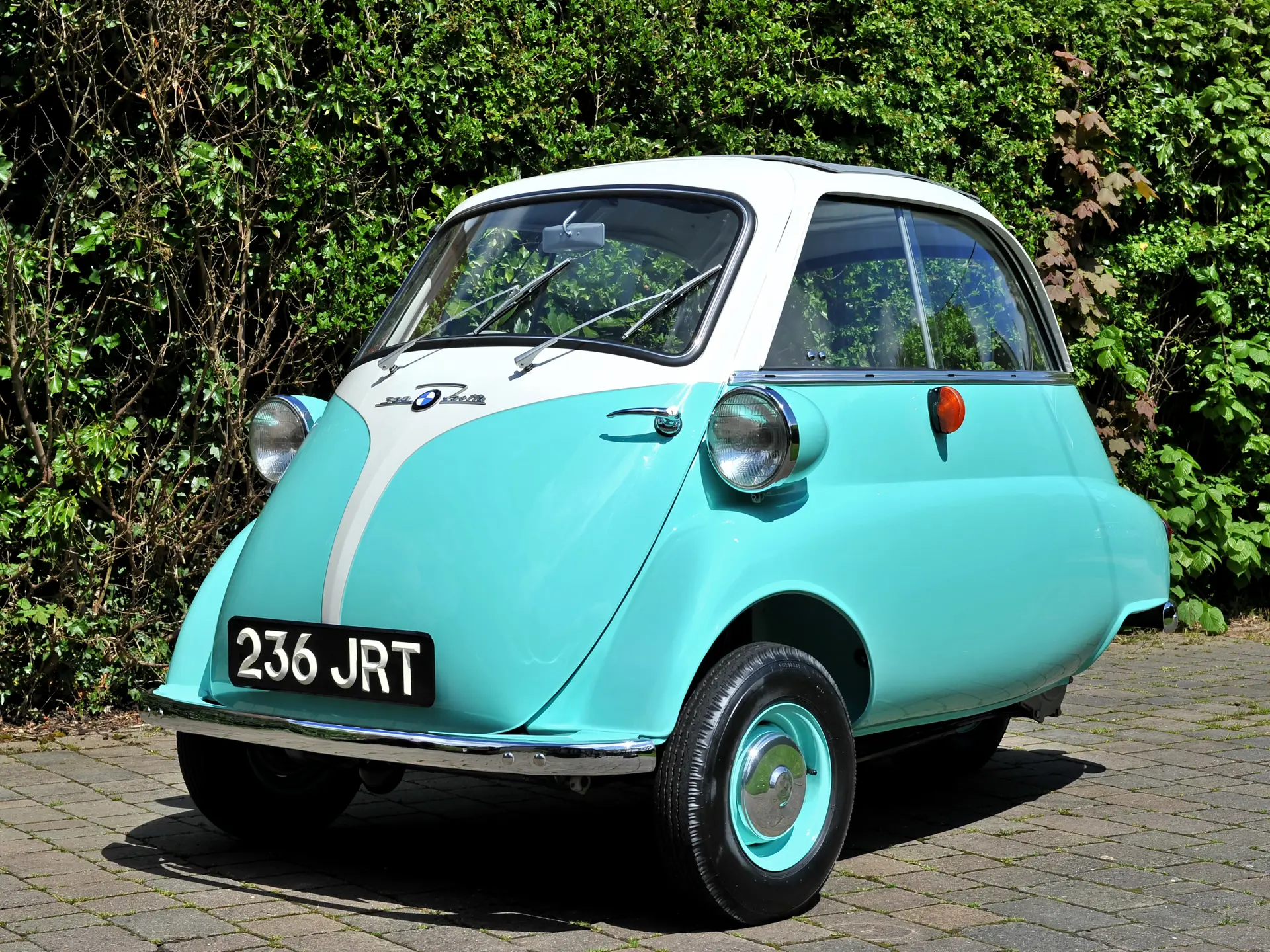 1961 BMW Isetta 300 | London 2013 | RM Sotheby's
