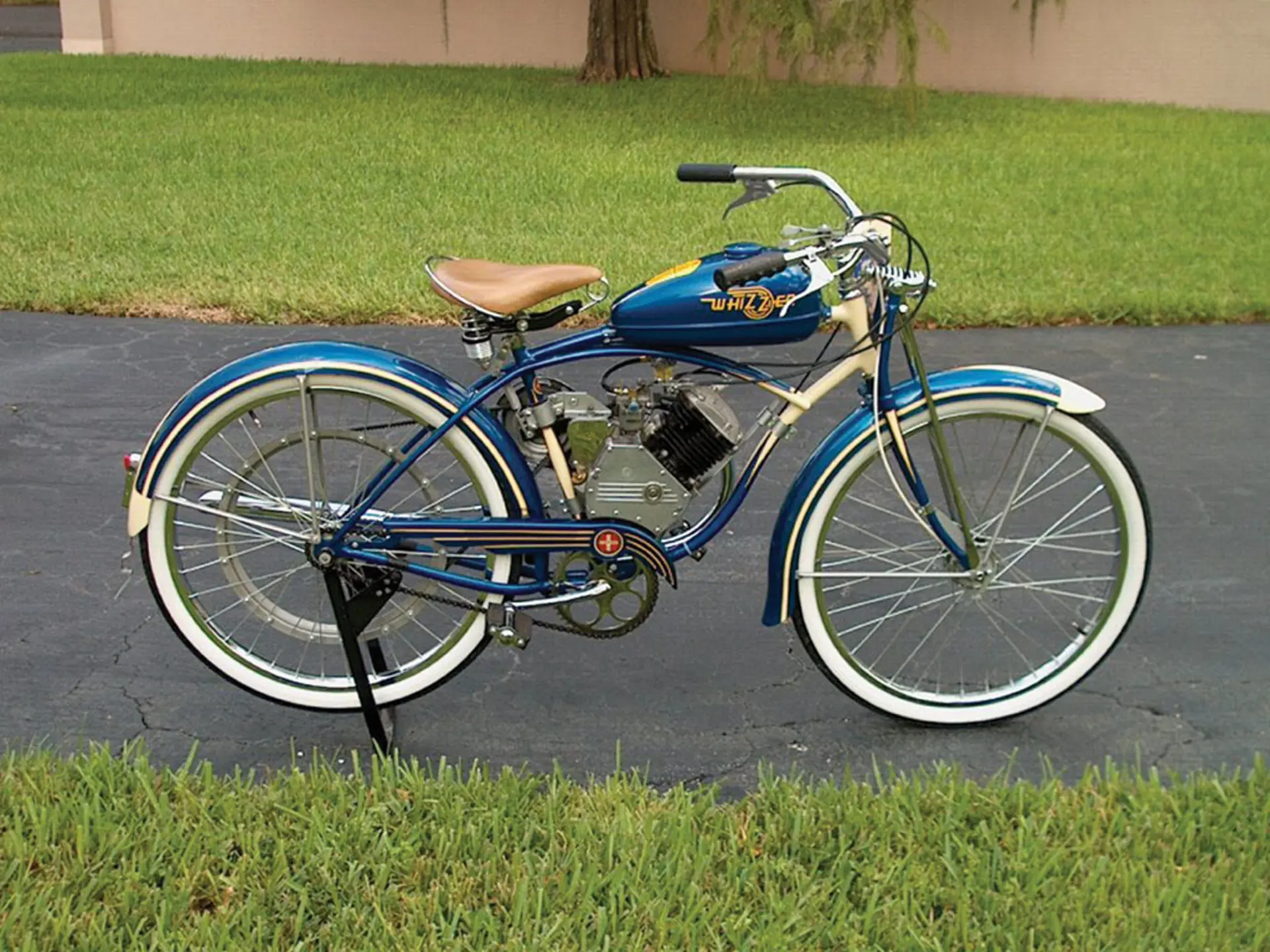 1946 Whizzer Motorbike | Fort Lauderdale 2014 | RM Sotheby's
