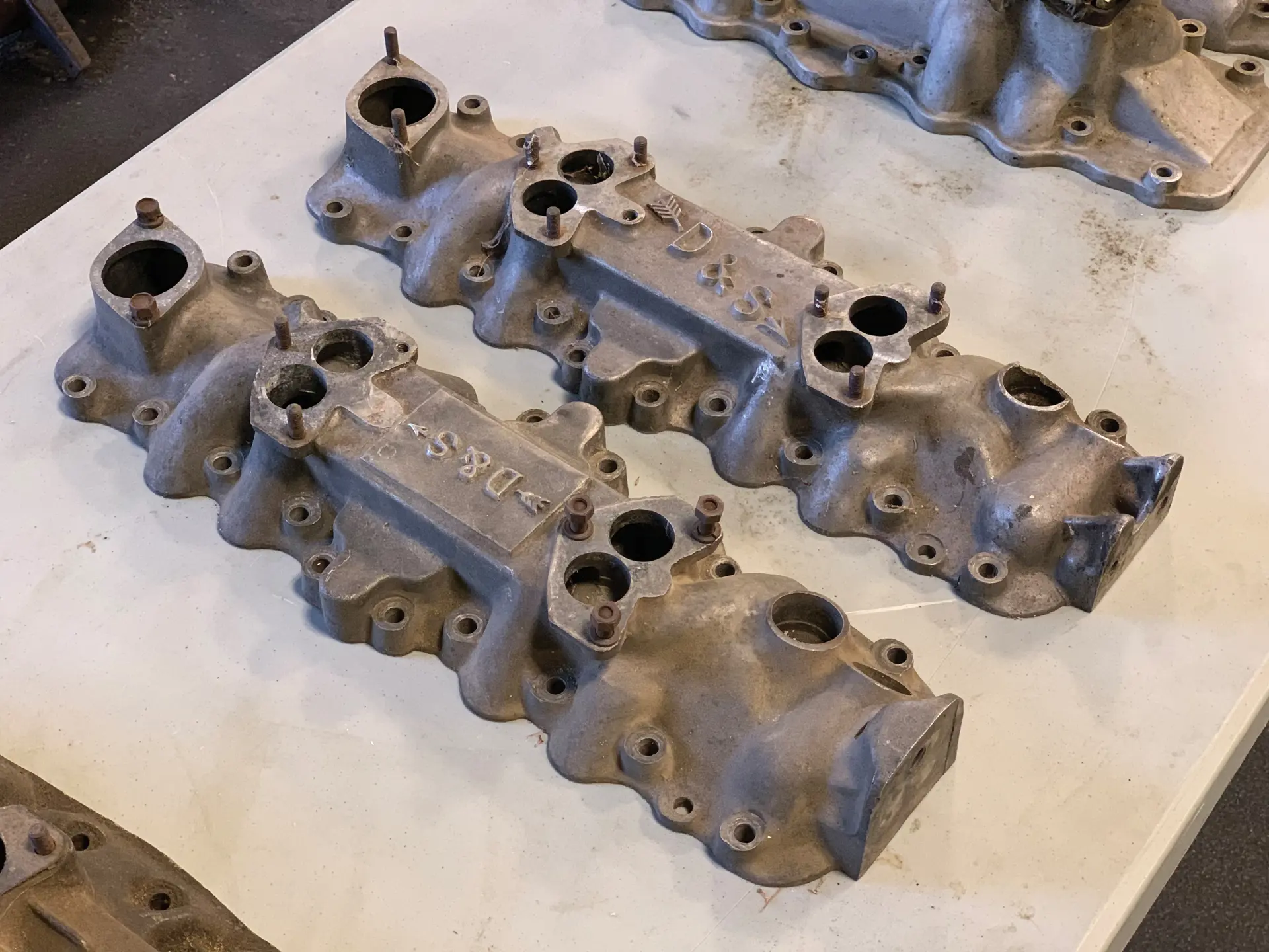 Pair of D&S Flathead Ford Intake Manifolds | Auburn Fall 2019 | RM ...