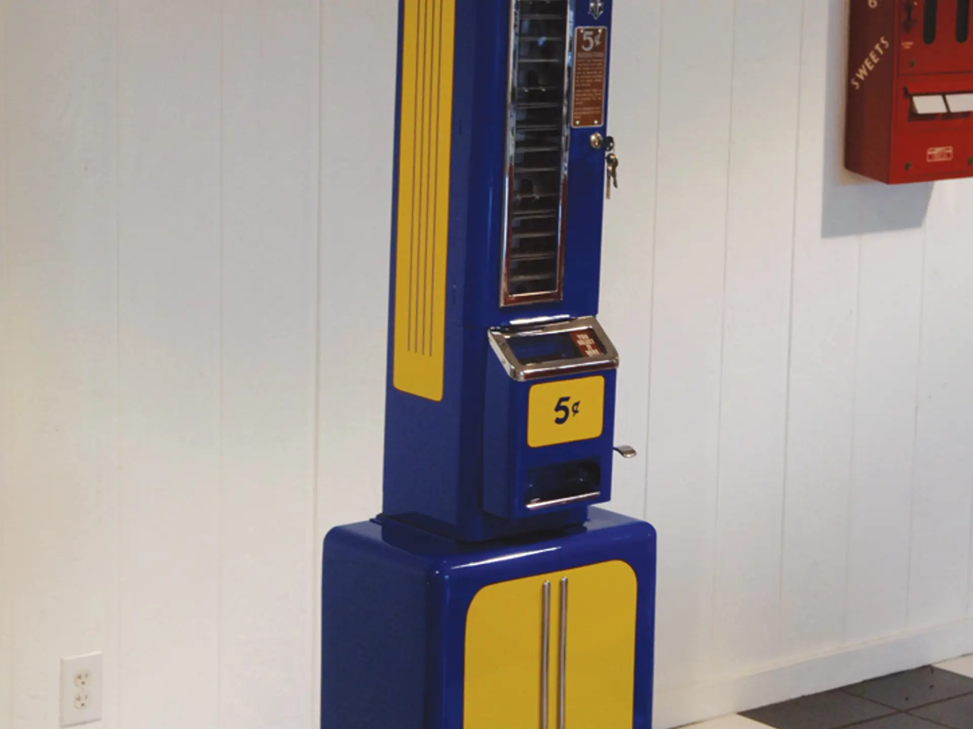 U-Select-It Vending Machine | The Wayne Davis Collection | RM Sotheby's