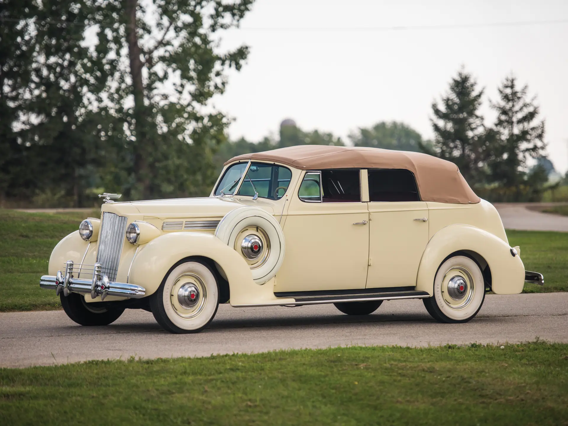 1938 Packard 1601 Eight Convertible Sedan | Hershey 2016 | RM Sotheby's