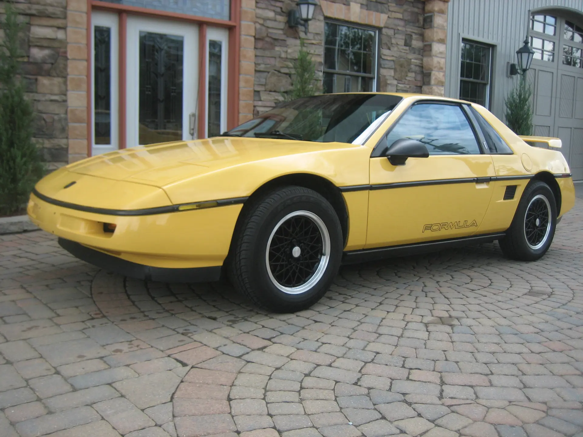 1988 Pontiac Fiero Formula | Classic Car Auction of Michigan 2009 | RM ...