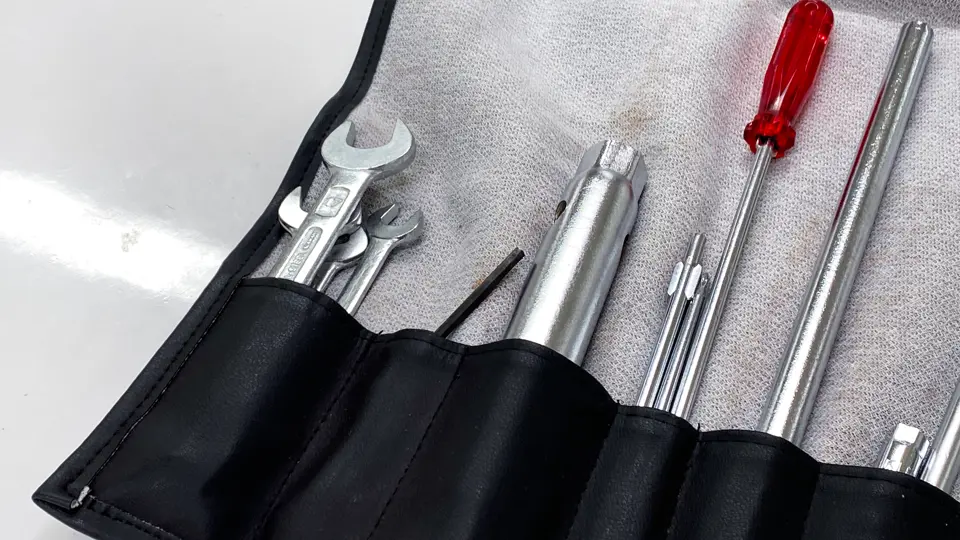 Porsche 911 Type 993 Tool Kit | The White Collection | Online | RM ...